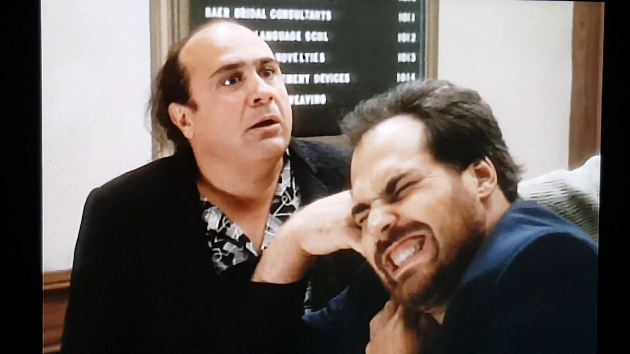 Twins [1988] - Arnold Saves Devito Fight Scene! - YouTube