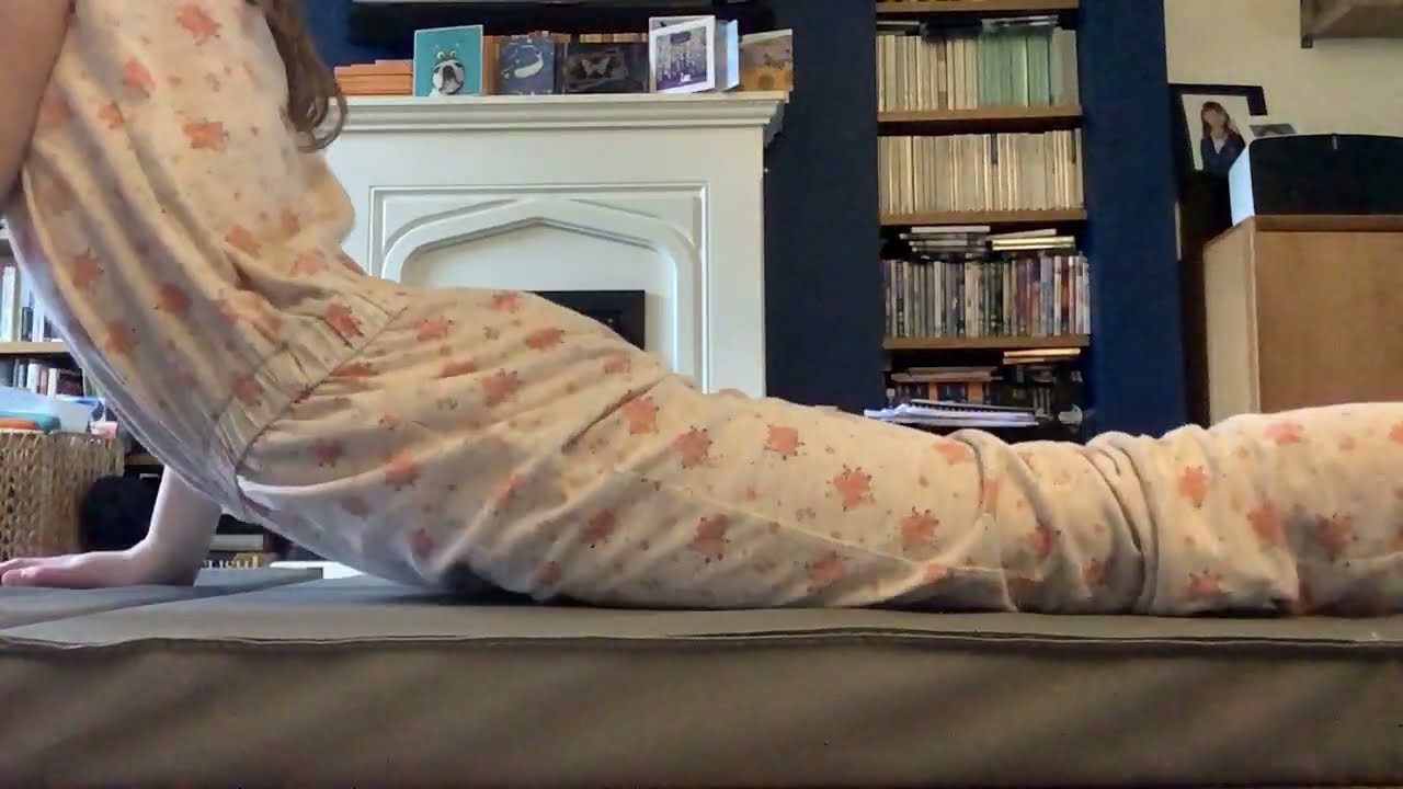 How to do a bridge and backbend - YouTube