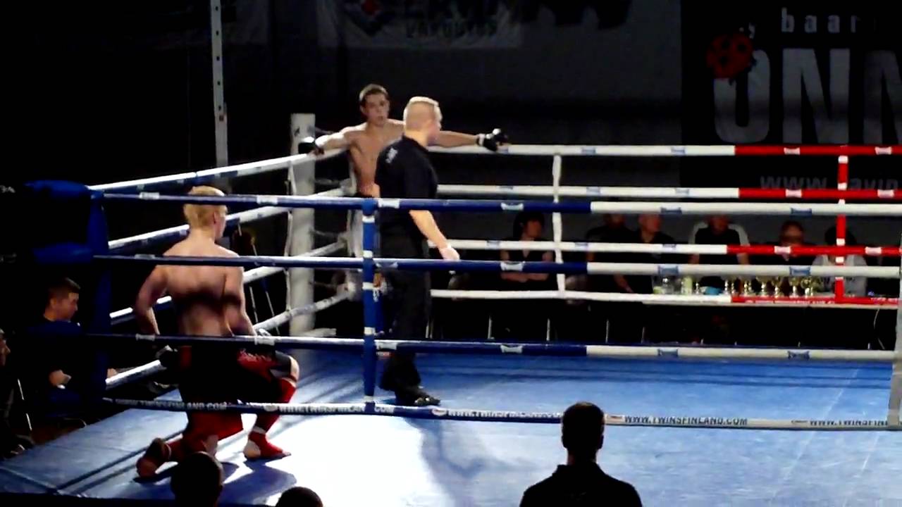 Carelia Fight 5 -77kg Timo Perho vs Jonne Juutilainen - YouTube
