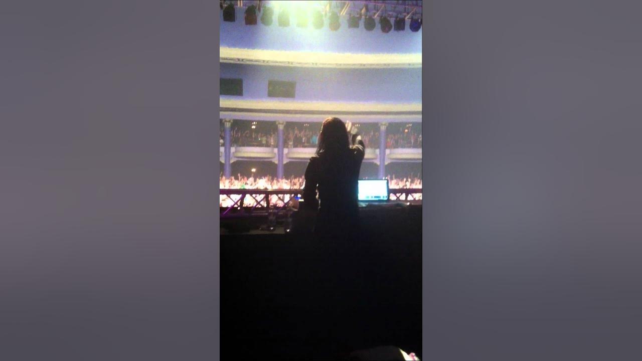 Hey Sexy Lady (iSquare) Skrillex Remix Live HD - YouTube