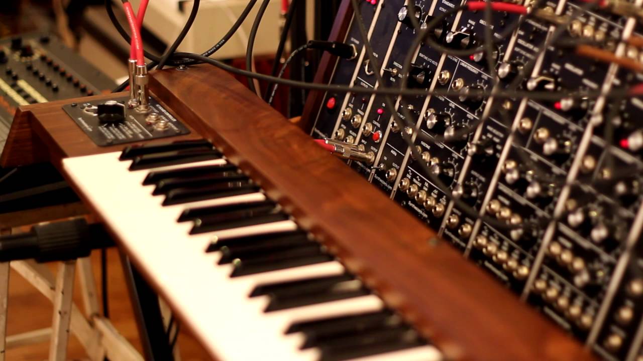 Modular - June 26, 2016 (four tracks of Synthesizers.com) - YouTube