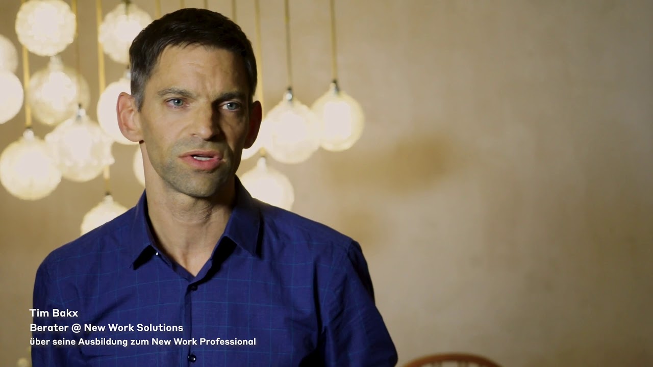 Ausbildung zum*r New Work Professional: Tim Bakx erzählt - YouTube