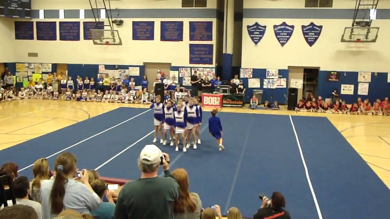 Rebel Midget Cheerleaders - Dance Routine - YouTube