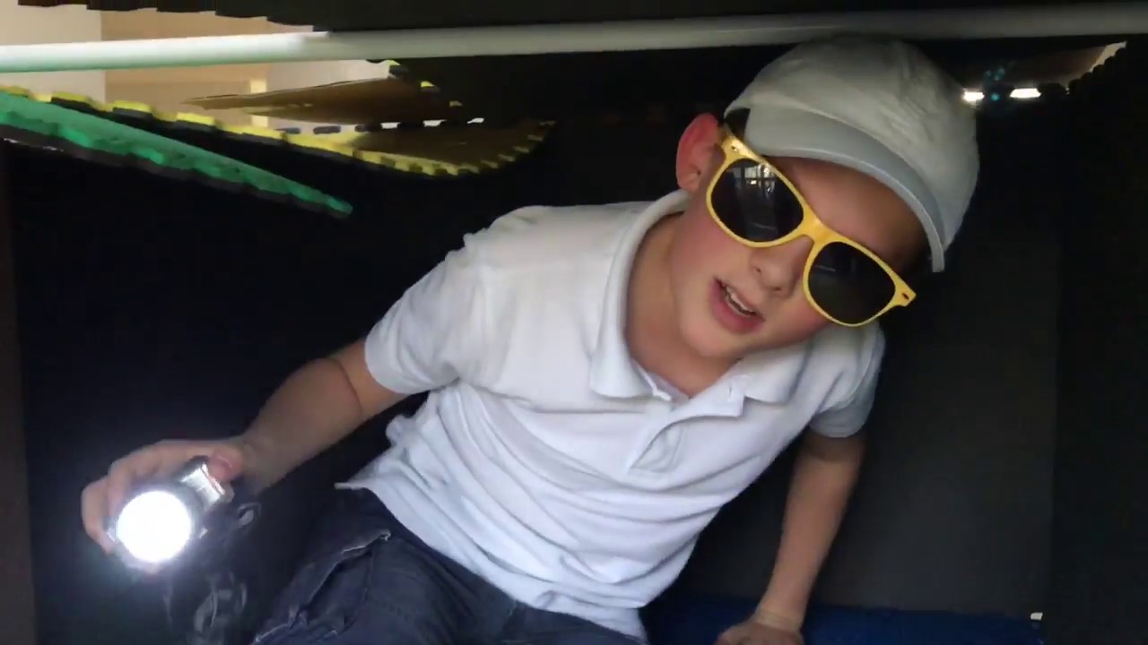 Epic 2 Story Box Fort - YouTube