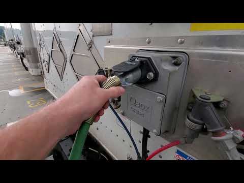 Pigtail Wedge to reduce flickering trailer lights. - YouTube