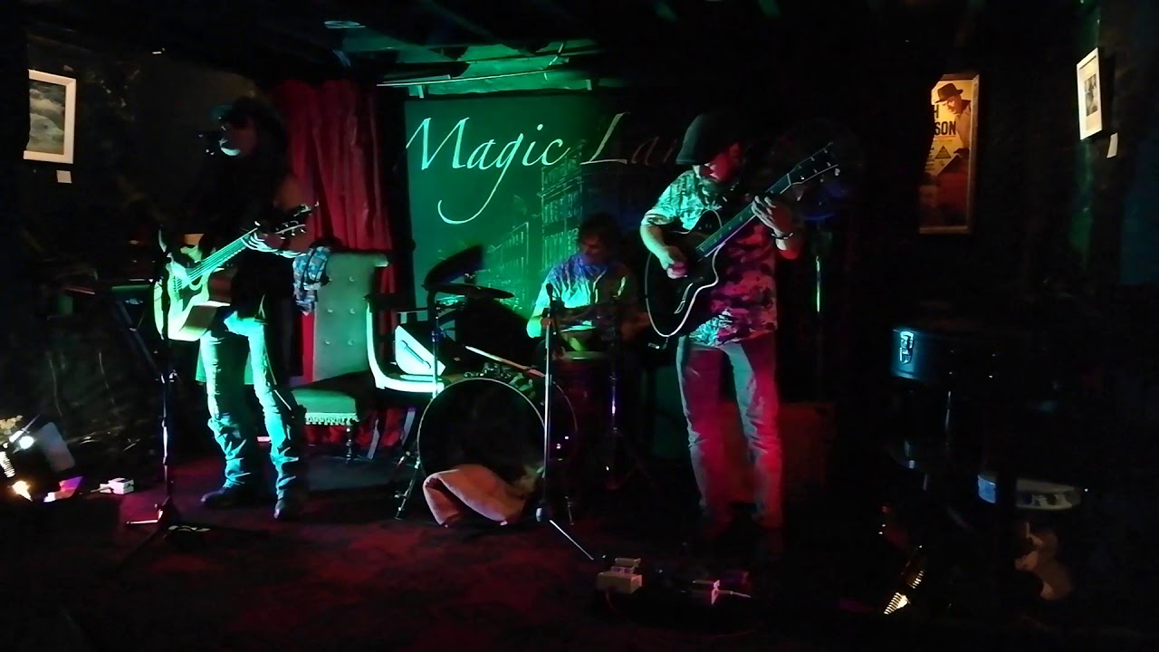 Will Ball Trio Ain't no sunshine - YouTube