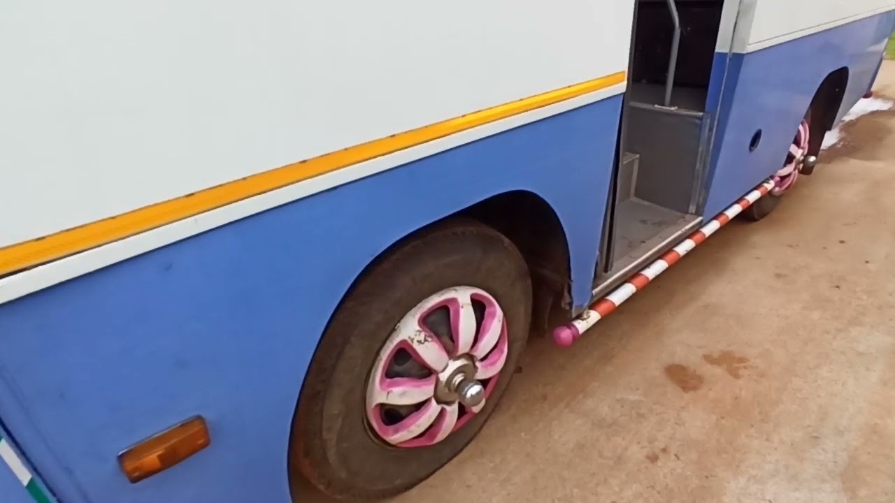 2010 Mahindra Tourister 4X2 MINI BUS Dindigul - YouTube