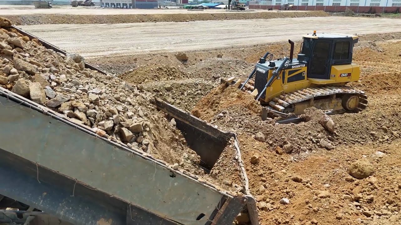 Bulldozer Paving Skills On Final Project - YouTube