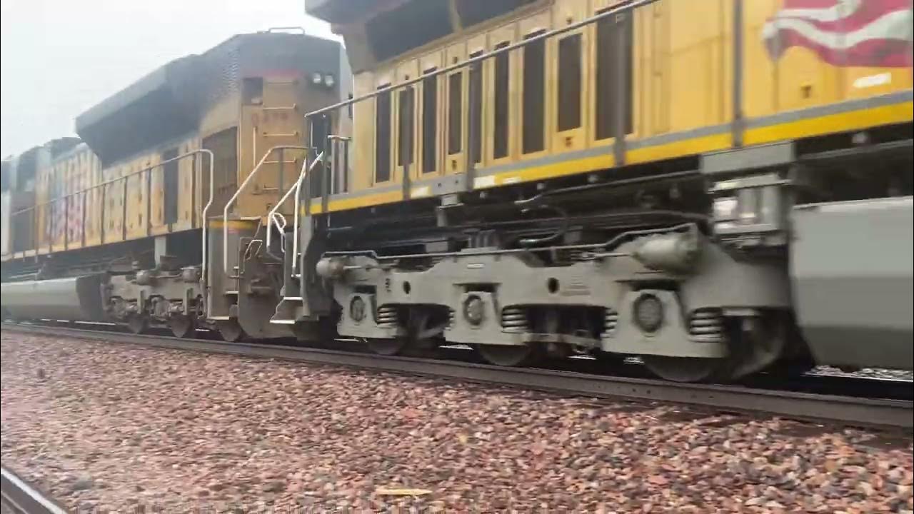 Westbound union pacific local freight train - YouTube
