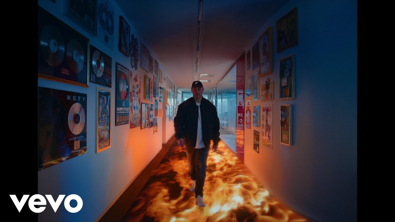 Fabri Fibra, Joan Thiele - Milano Baby (Official Visual Video ...