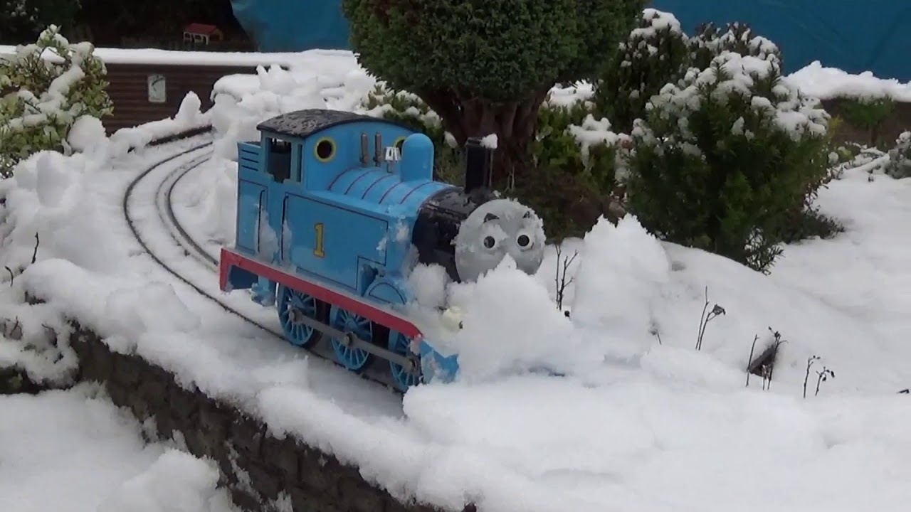 thomas's day in the snow - YouTube