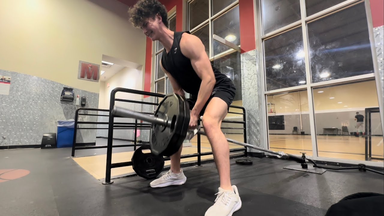 Day 18 Of Winter Bulk Back and Shoulders - YouTube