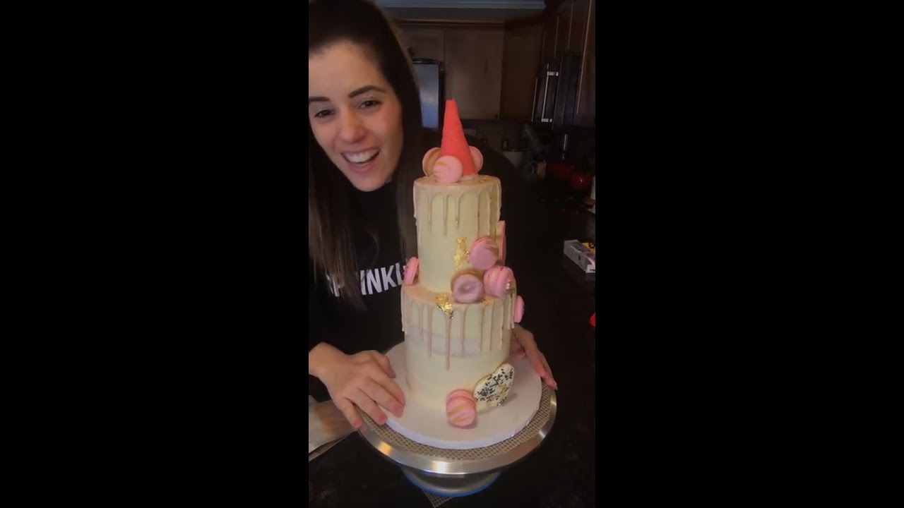 Karlee's Kupcakes Ganache Drip - YouTube