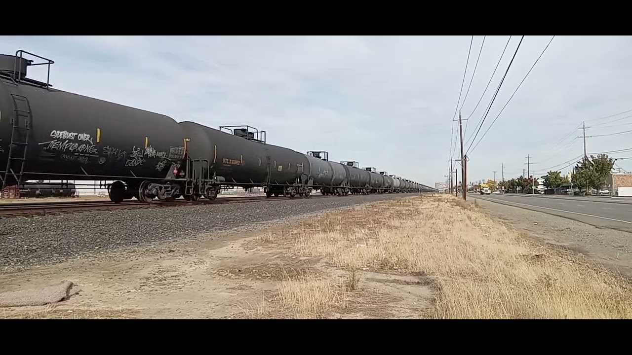 Union Pacific 7039 West w/SD70AH-T4 DPU Nose In @ McClellan CA 11/11 ...