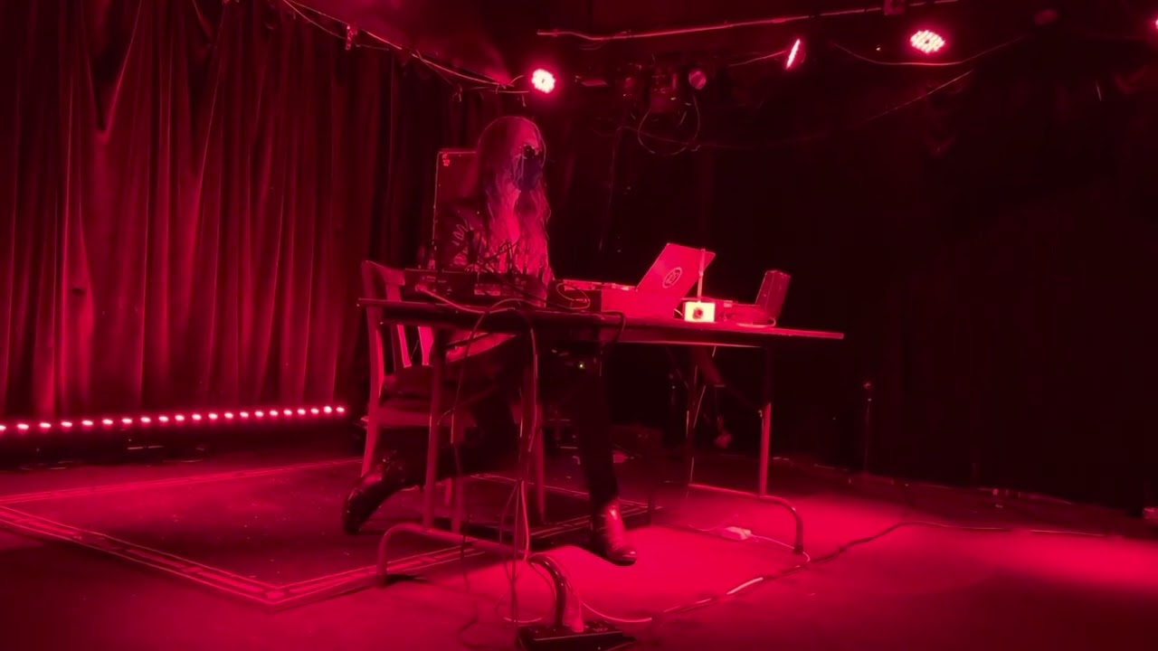 William Basinski - Live in Denver 2022 - YouTube
