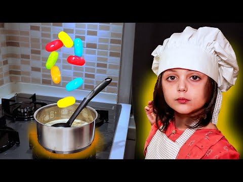 Afife Babasına Şeker Çorbası Yaptı! 🍬| 아피페가 아빠를 위해 사탕 수프를 만들었어요! 🍲| عفيفة حضرت حساء الحلوى لوالدها!🍲