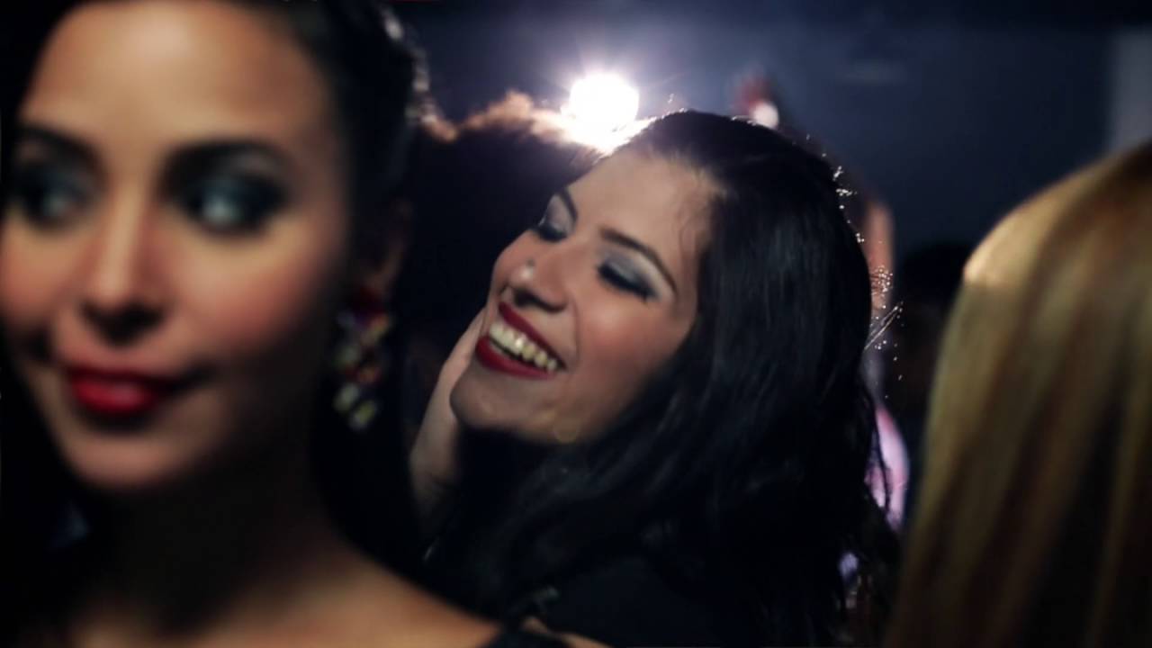 Briel y Chris - Siento (Videoclip Oficial) - YouTube