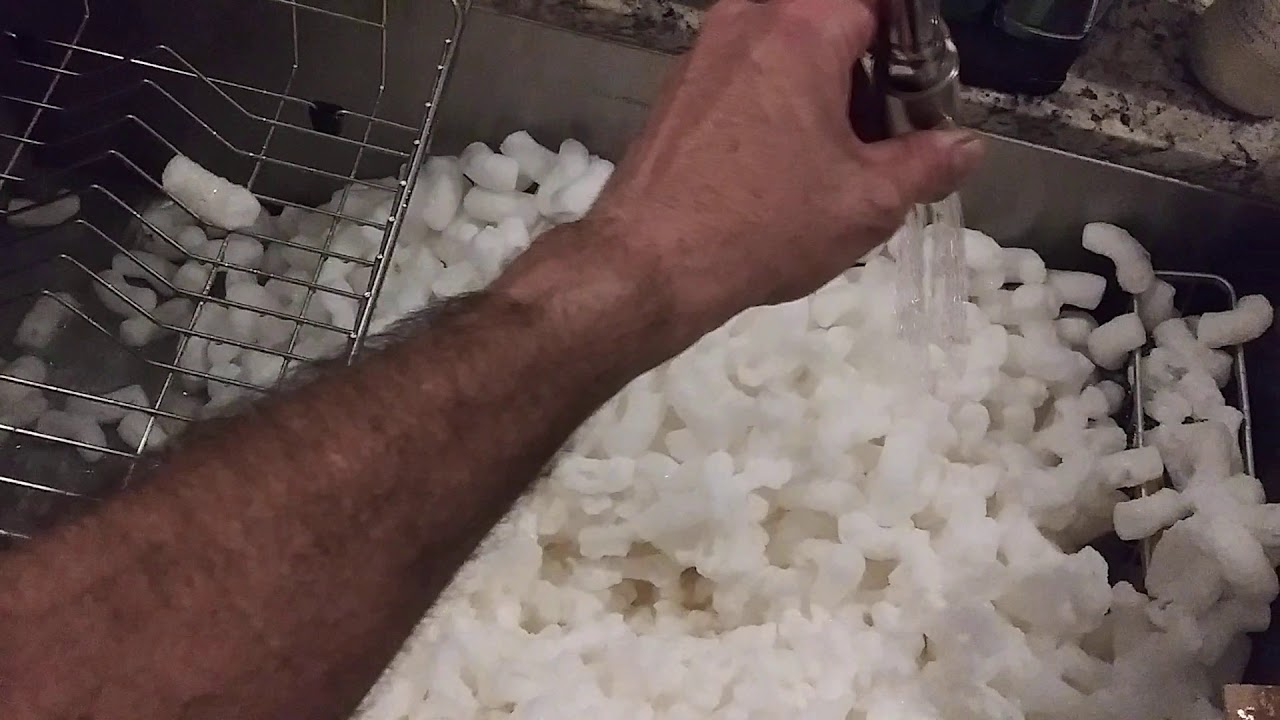 how to Recycle packing material. Type 1.. popcorn made from celliose ...