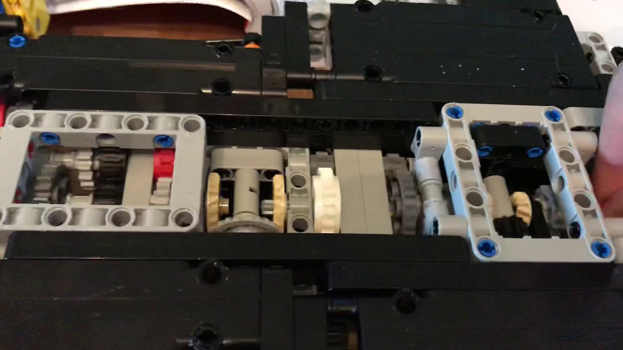 Lego Porsche drivetrain and gearbox - YouTube