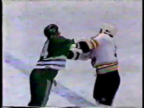 Dana Murzyn vs Nevin Markwart - YouTube