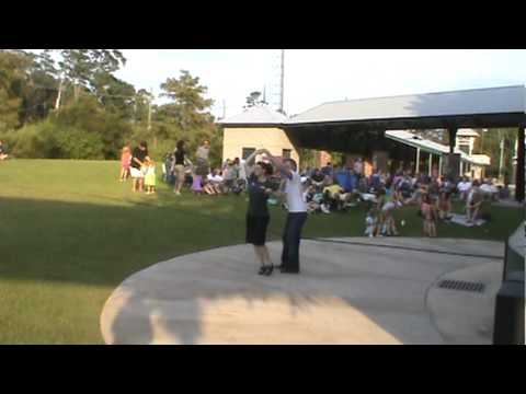 Aaron and Sarah Dancing in Mandeville! - YouTube