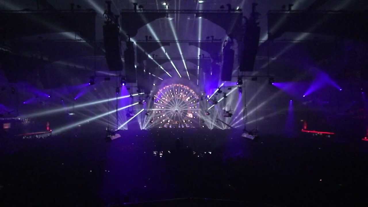 Qlimax 2011 live HD - LASERSHOW & intro Zany & The Pitcher Ft. Mc DV8 ...