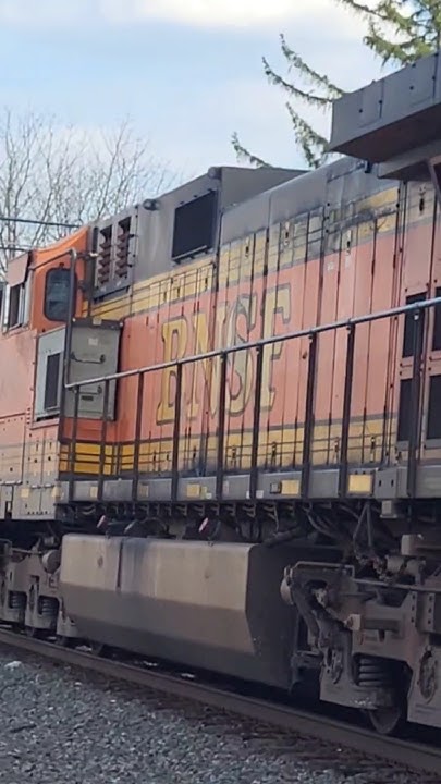 Ns AC44C6M #4884 Leads ns 26X through werersville with BNSF H2 Trailing! - YouTube