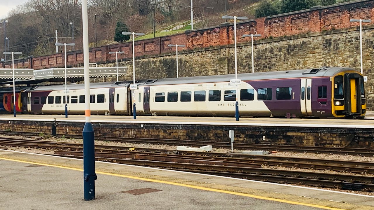 EMR Regional 158773+156404 At Sheffield From Norwich To Liverpool Lime ...