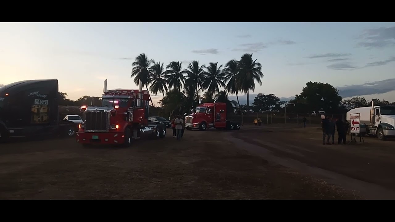 Cash money crew rolling in truckshow - YouTube