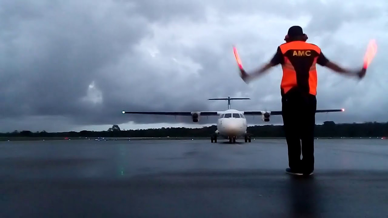 APRON MOVEMENT CONTROL KAREL SADSUITUBUN AIRPORT - YouTube