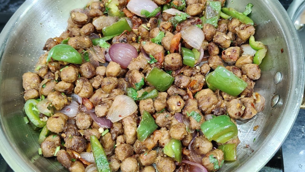 Crispy Soya chilly // Soya Chilly Recipe - YouTube