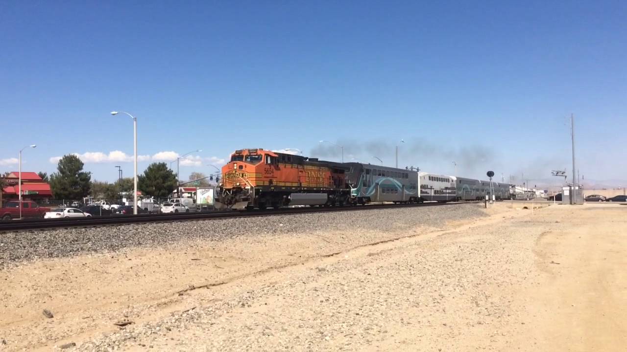 K5LLA BNSF on metrolink Races UP PTC test train. - YouTube