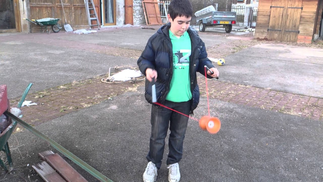 Diabolo debutant - YouTube