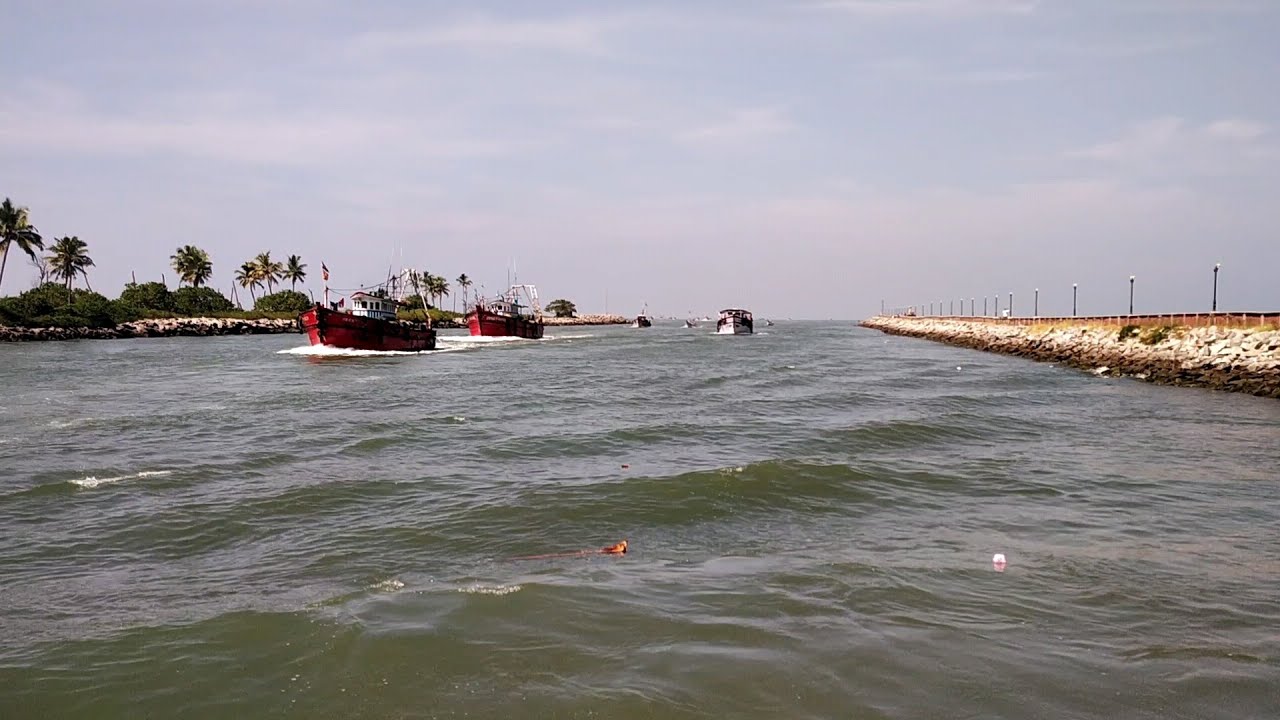Fishing Boats Arriving At Malpe, Udupi Karnataka - Beautiful View - YouTube