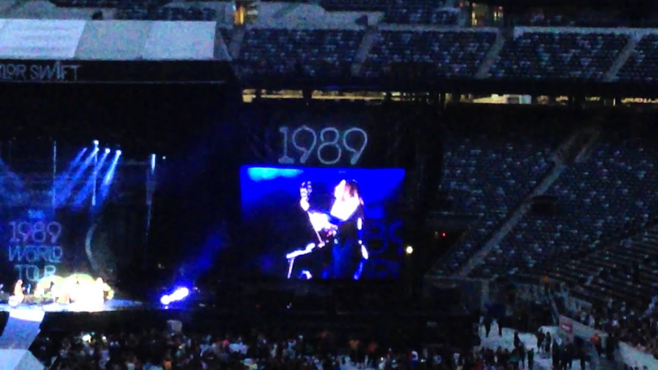 Haim at Taylor Swift Concert Forever - YouTube