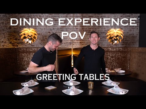 Speiseerlebnis POV | Begrüßung der Tische als Restaurant-Kellner