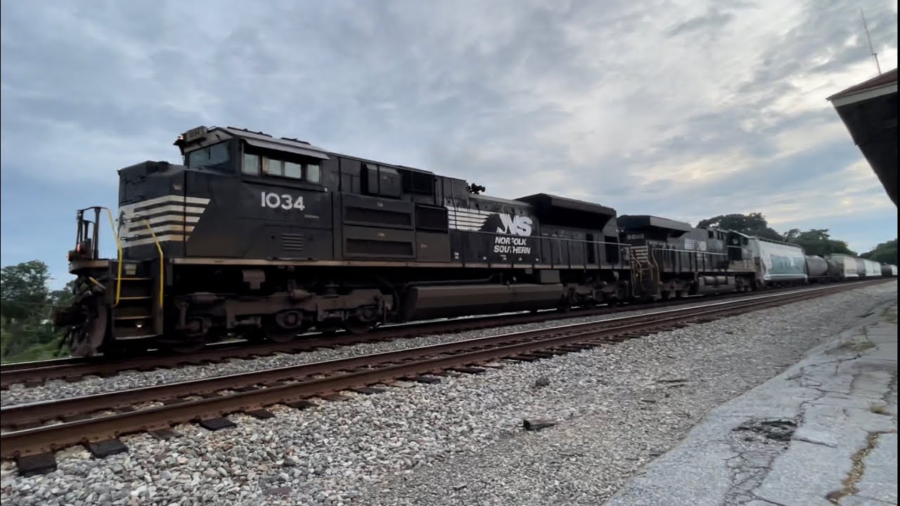 NS 154 at FLYING SPEEDS! At the Seneca Depot. - YouTube