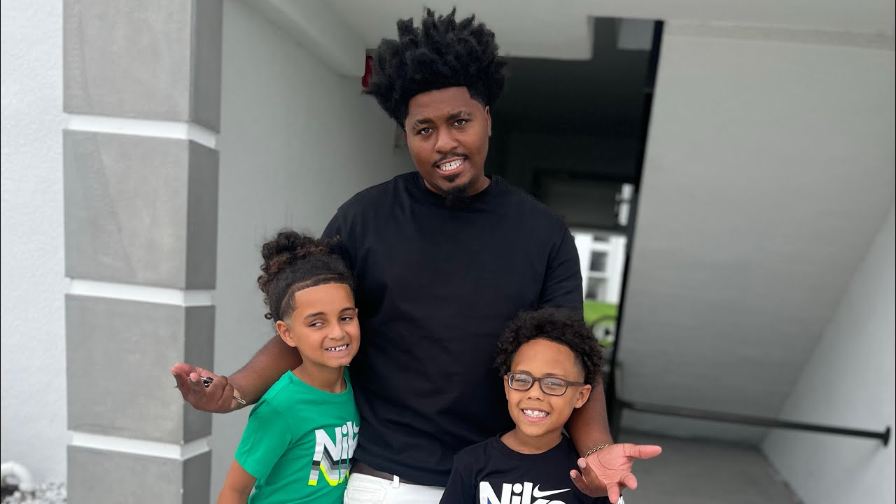 Must watch this Rap battle - YouTube