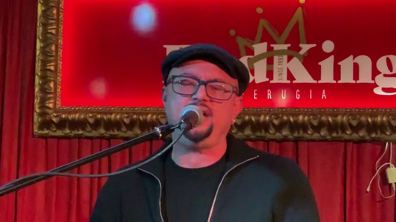 Geoff Tate singing Silent Lucidity at the Bad King Live in Perugia ...