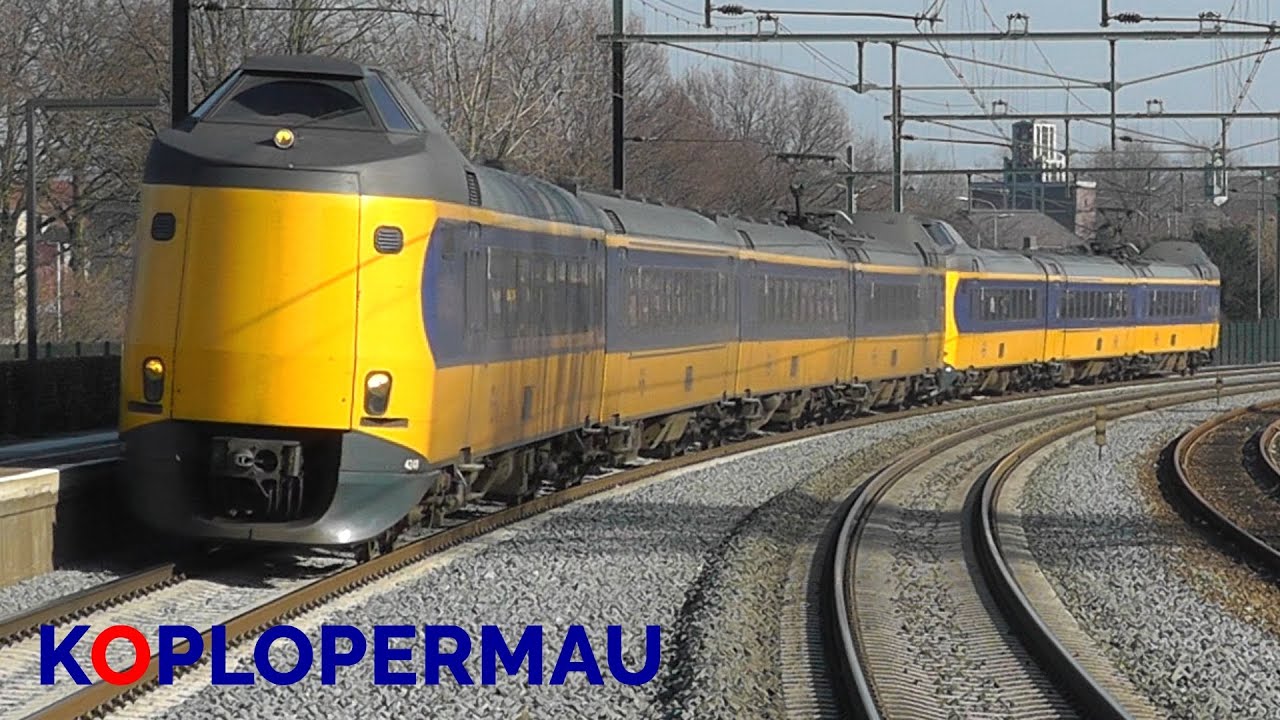 ICM Koploper halteert op station Helmond! - YouTube