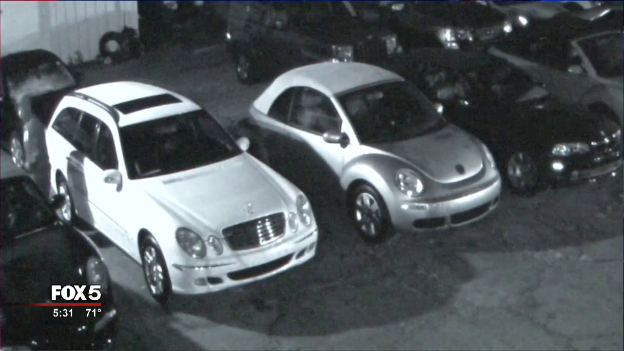 Video Two Men Seen Stealing Cars From Dealership Youtube