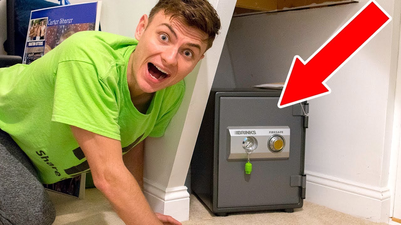 I FOUND A SECRET HIDDEN SAFE!! (SUPER RARE FIND) - YouTube