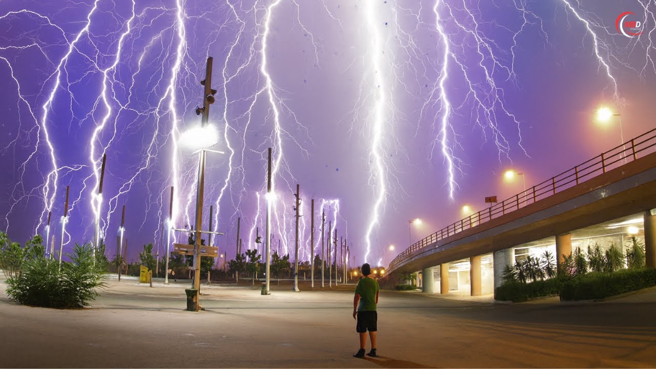 100 MOST EXTREME LIGHTNING STRIKES Ever Caught on Camera - YouTube