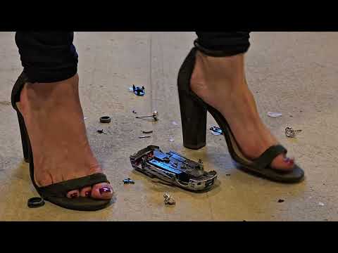 Fast and furious car crush in heels #asmrcrush #highheels #modelcarcrush #asmrcrunch #asmrsounds 