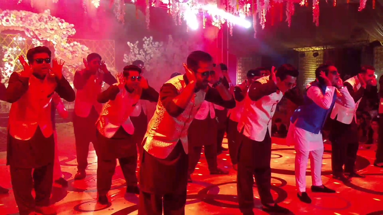 Pakistani Wedding Dance (Best Mehndi Dance) - YouTube