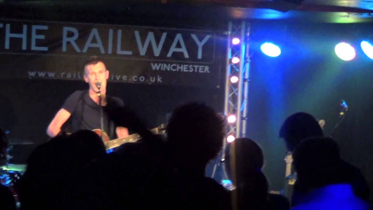 Carl Fryer - No Signs (OFFICIAL LIVE MUSIC VIDEO) - YouTube