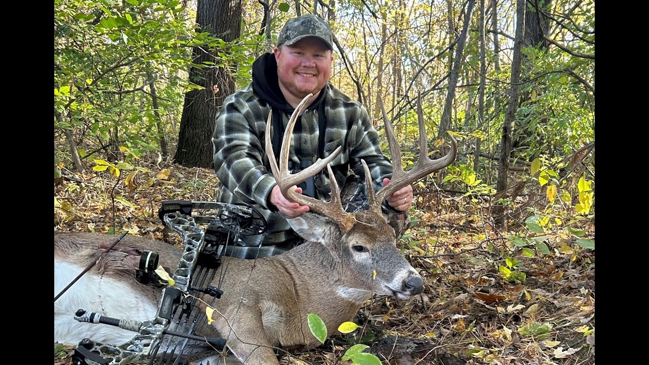My biggest buck ever: Ground hunting on Iowa public land - YouTube