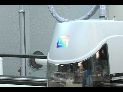 Gerber Technology GERBERcutter Z7 automated cutter - YouTube