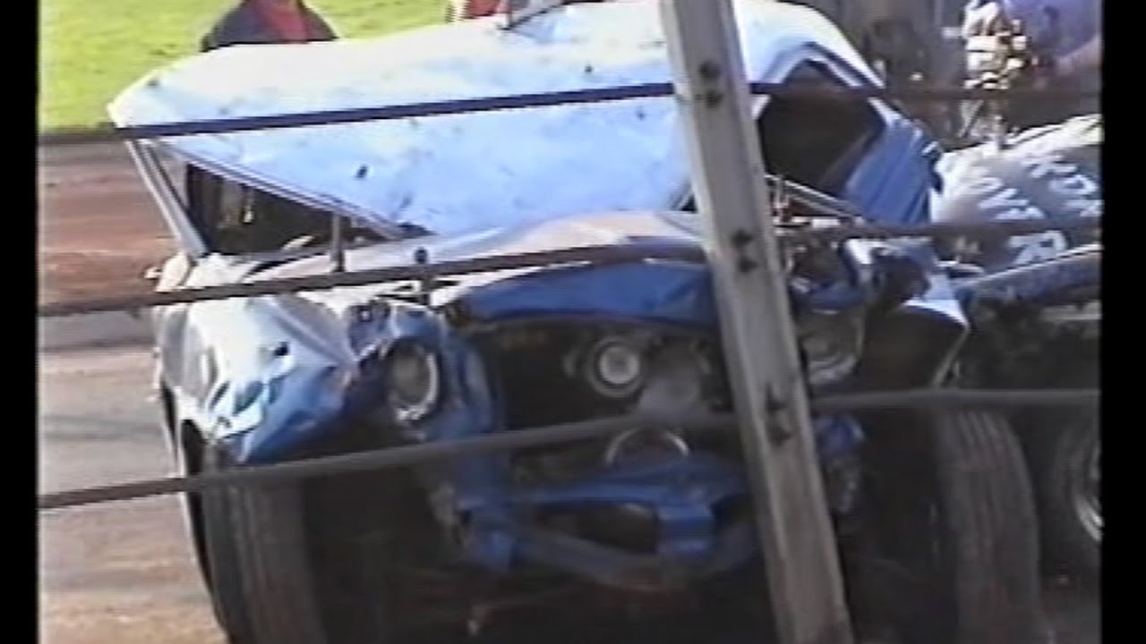 Classic Banger Racing at Wimbledon in 2000(?) - YouTube