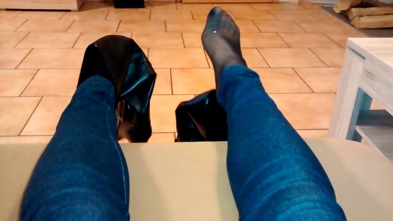 Shake Boots - YouTube